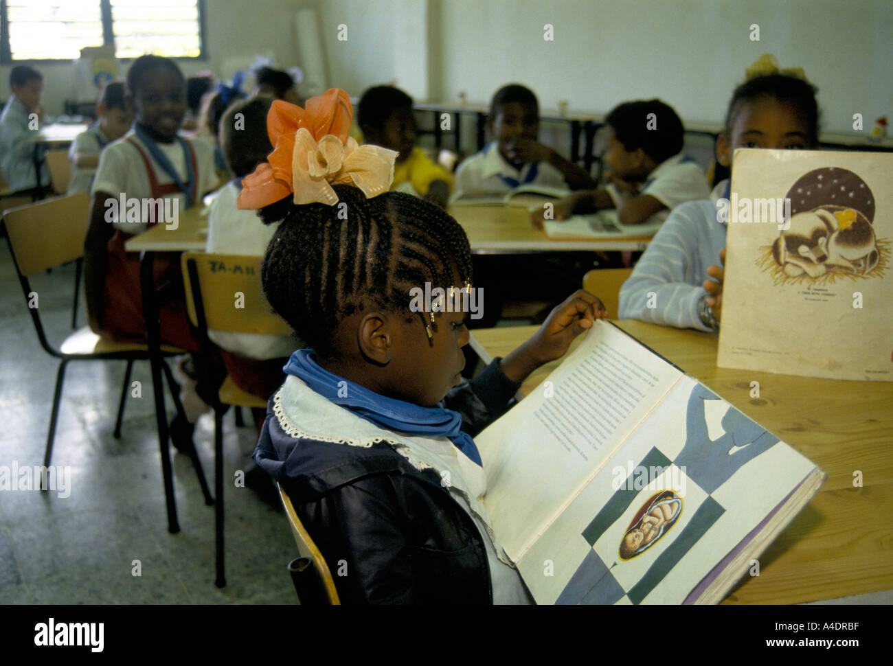 Cuba school children in classroom hi-res stock photography and images ...