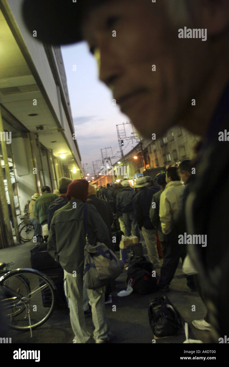 Unemployment queue hi-res stock photography and images - Alamy