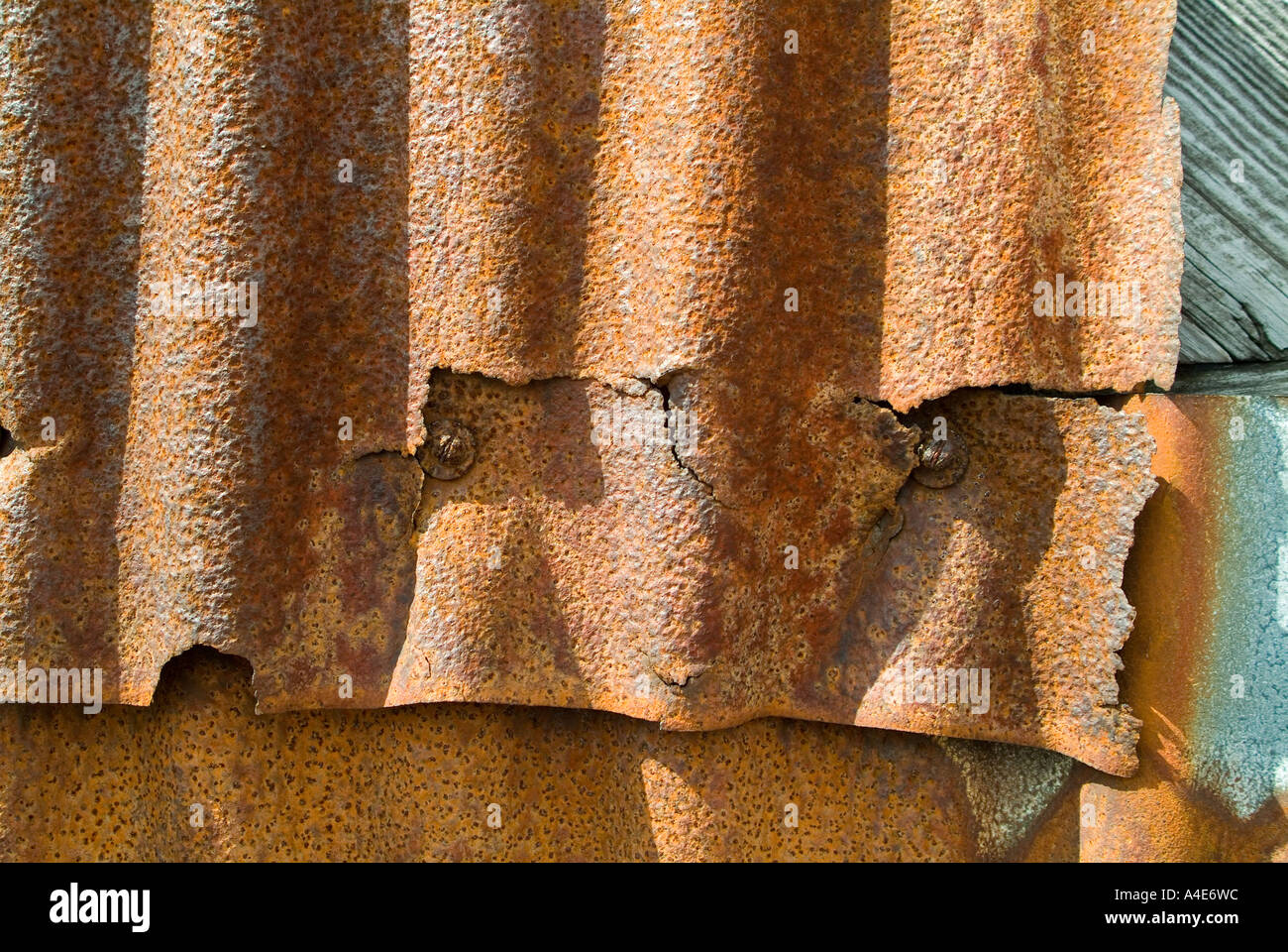 Rusting corrugated iron Stock Photo - Alamy