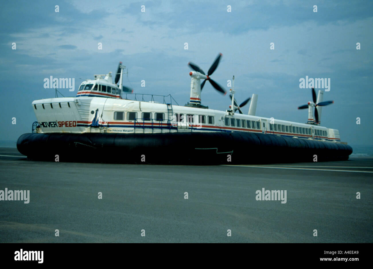 France calais transport sea hovercraft hi-res stock photography and ...