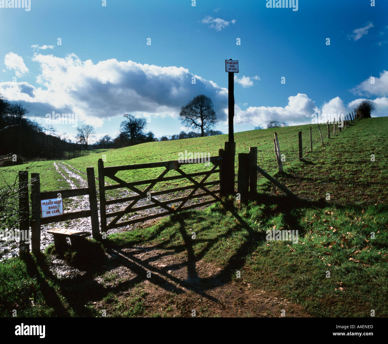 Stile and gate Westerham, Kent England UK Stock Photo - Alamy
