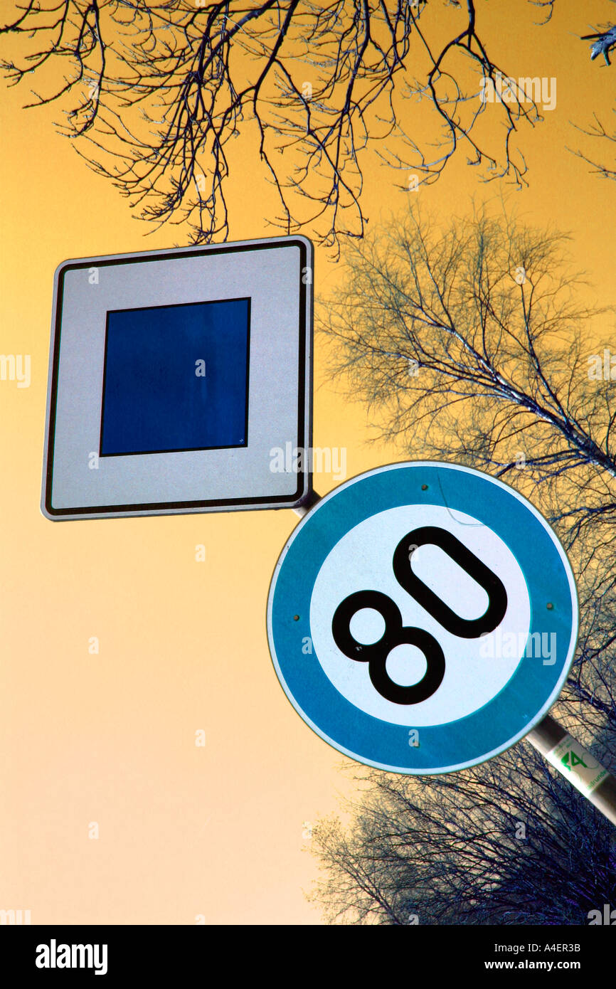 Traffic sign right of way Stock Photo - Alamy