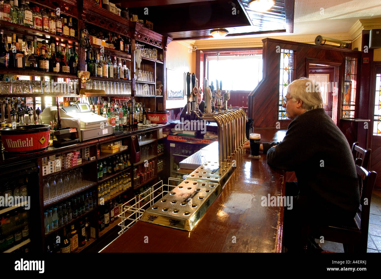 Traditional irish pub interior hi-res stock photography and images - Alamy