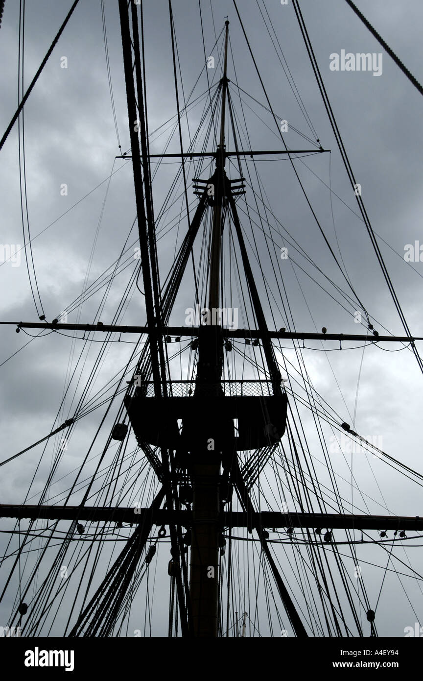 The rigging and mast of a old sailing ship Stock Photo - Alamy