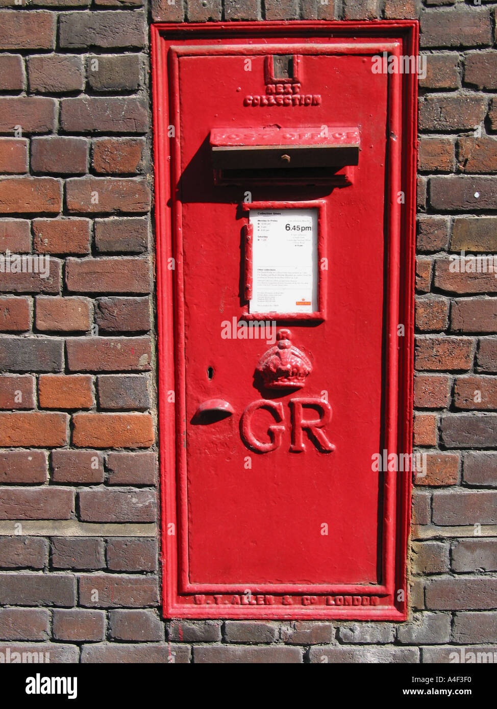 Typical Red Posting Box England Great Britain Stock Photo - Alamy
