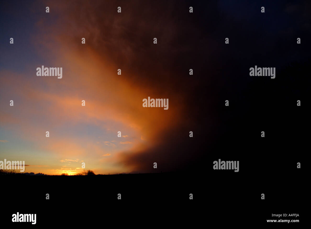 Incoming threatening clouds hi-res stock photography and images - Alamy
