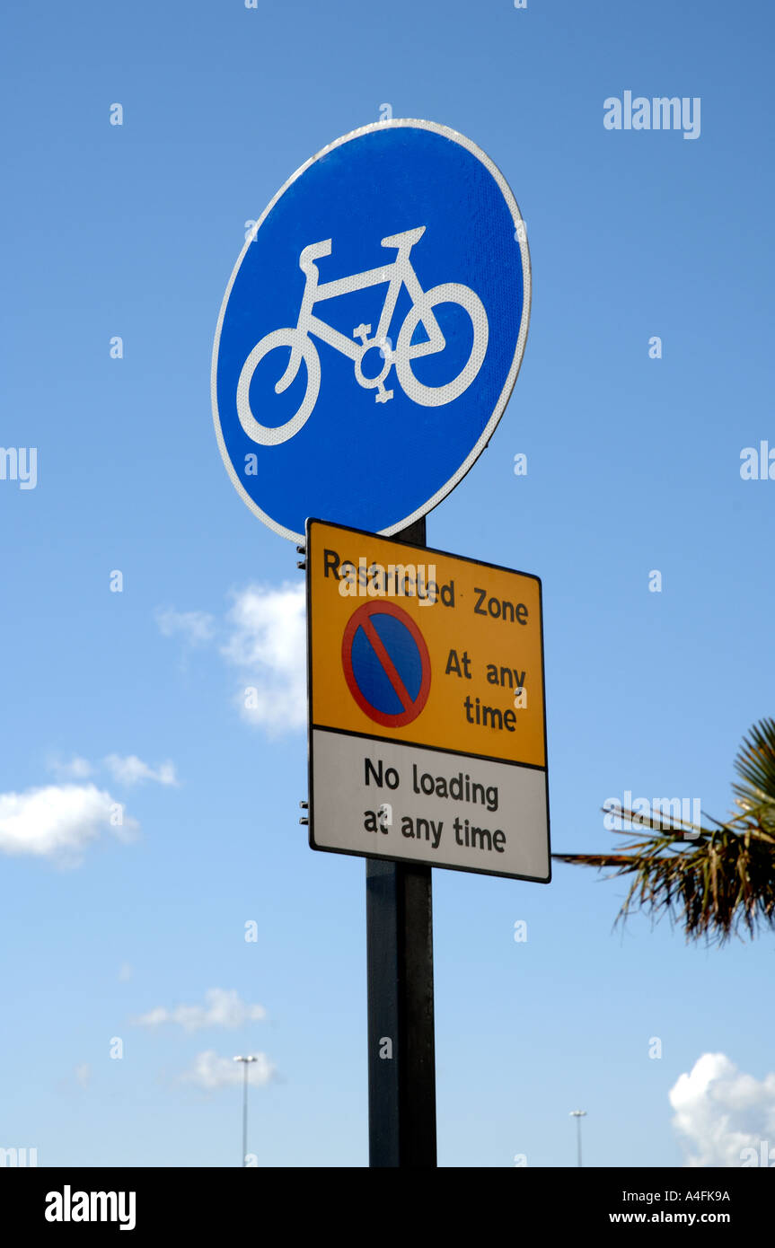 British Road Street Sign UK Stock Photo - Alamy