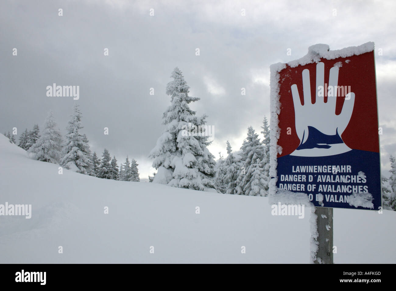 Avalanche warning sign on a ski slope Stock Photo - Alamy