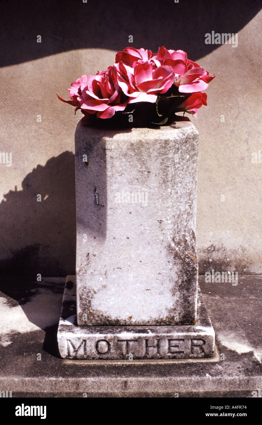 Tumb stone hi-res stock photography and images - Alamy