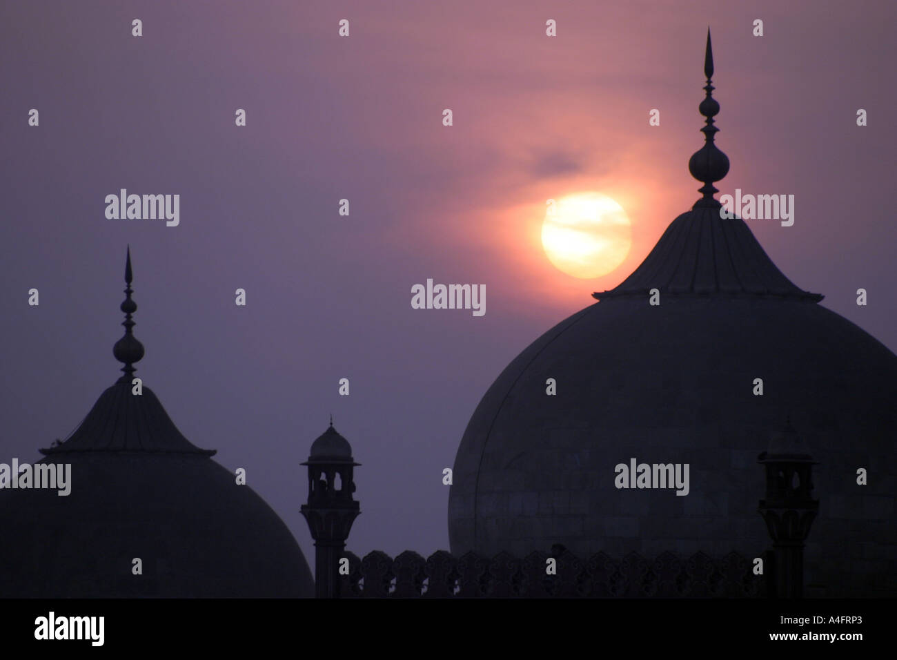 Badshahi Mosque at Sunset Lahore Pakistan South Asia Stock Photo - Alamy