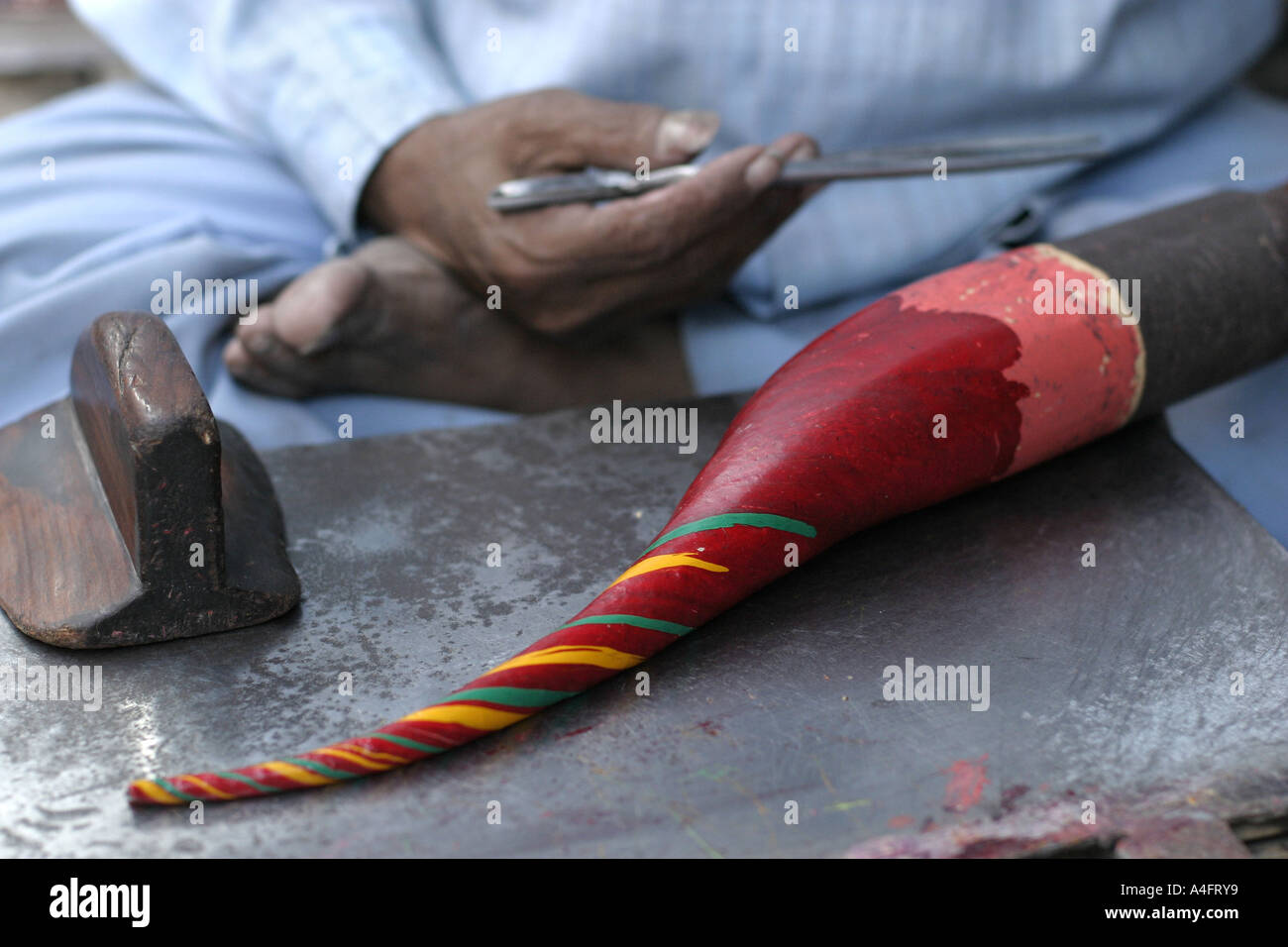 India making bangles hi-res stock photography and images - Alamy