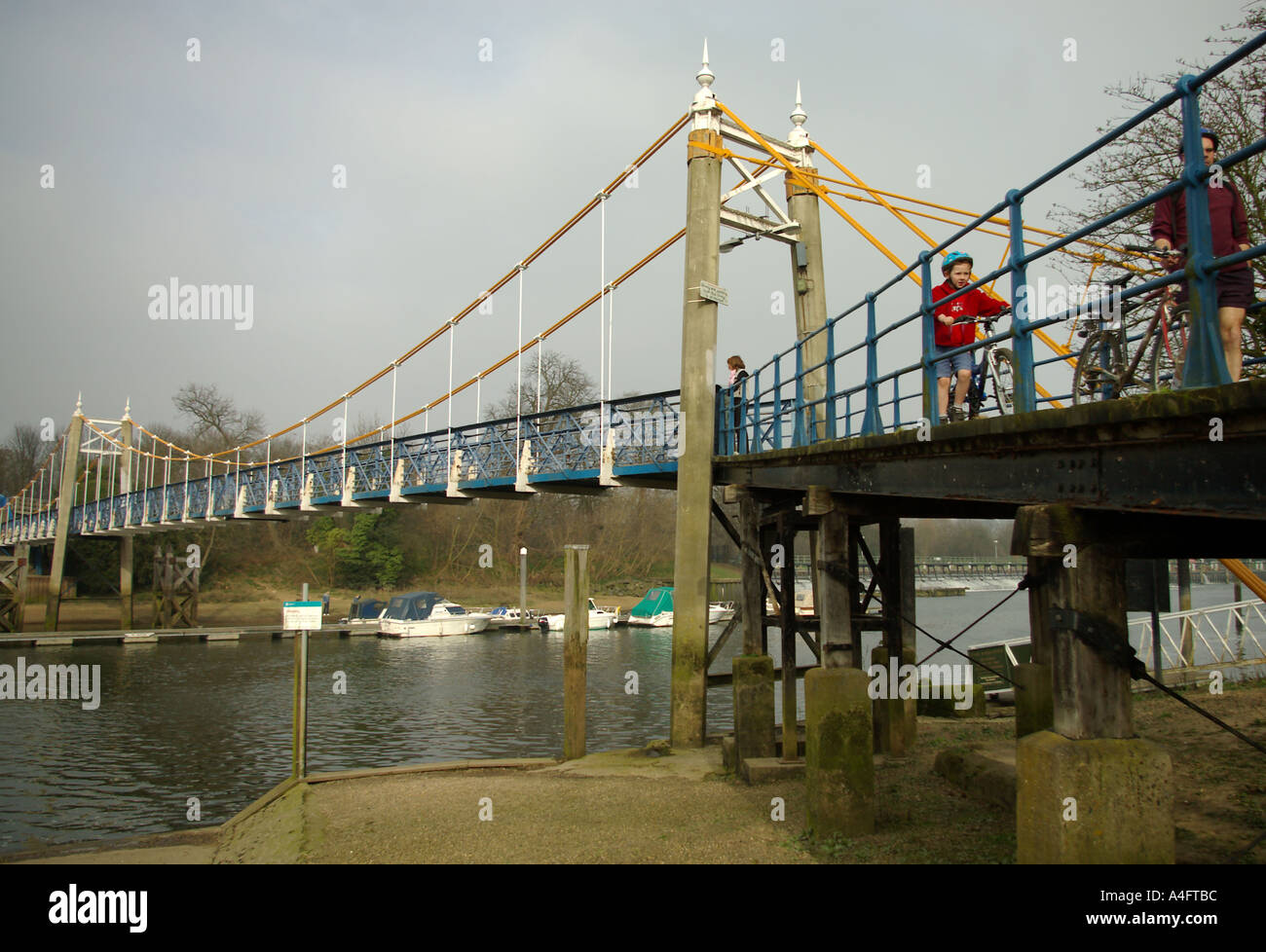 Teddington hi-res stock photography and images - Alamy