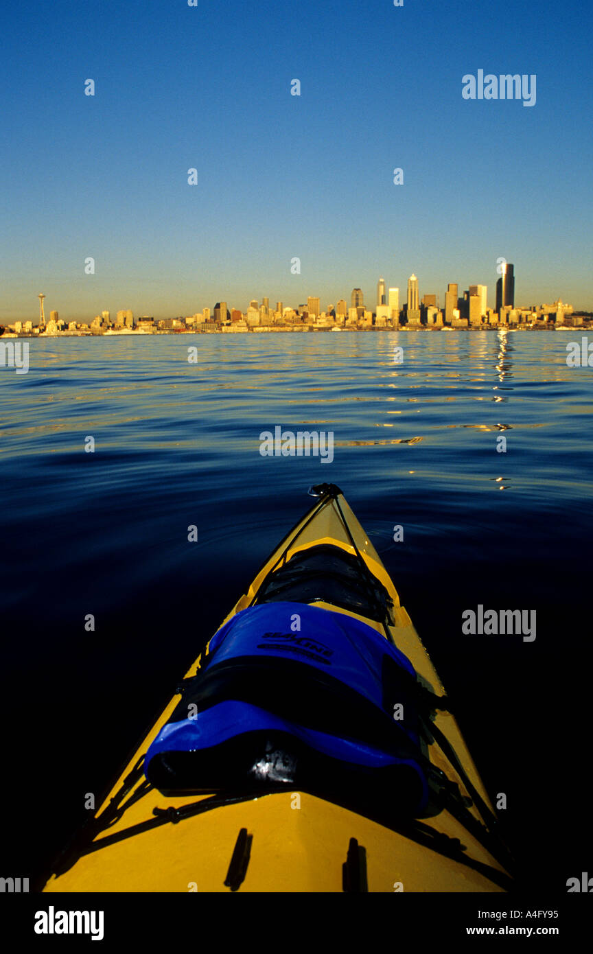 Sea kayaking in Seattle Stock Photo - Alamy