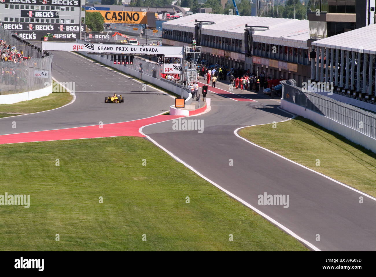 Formula one race car and finish line hi-res stock photography and ...