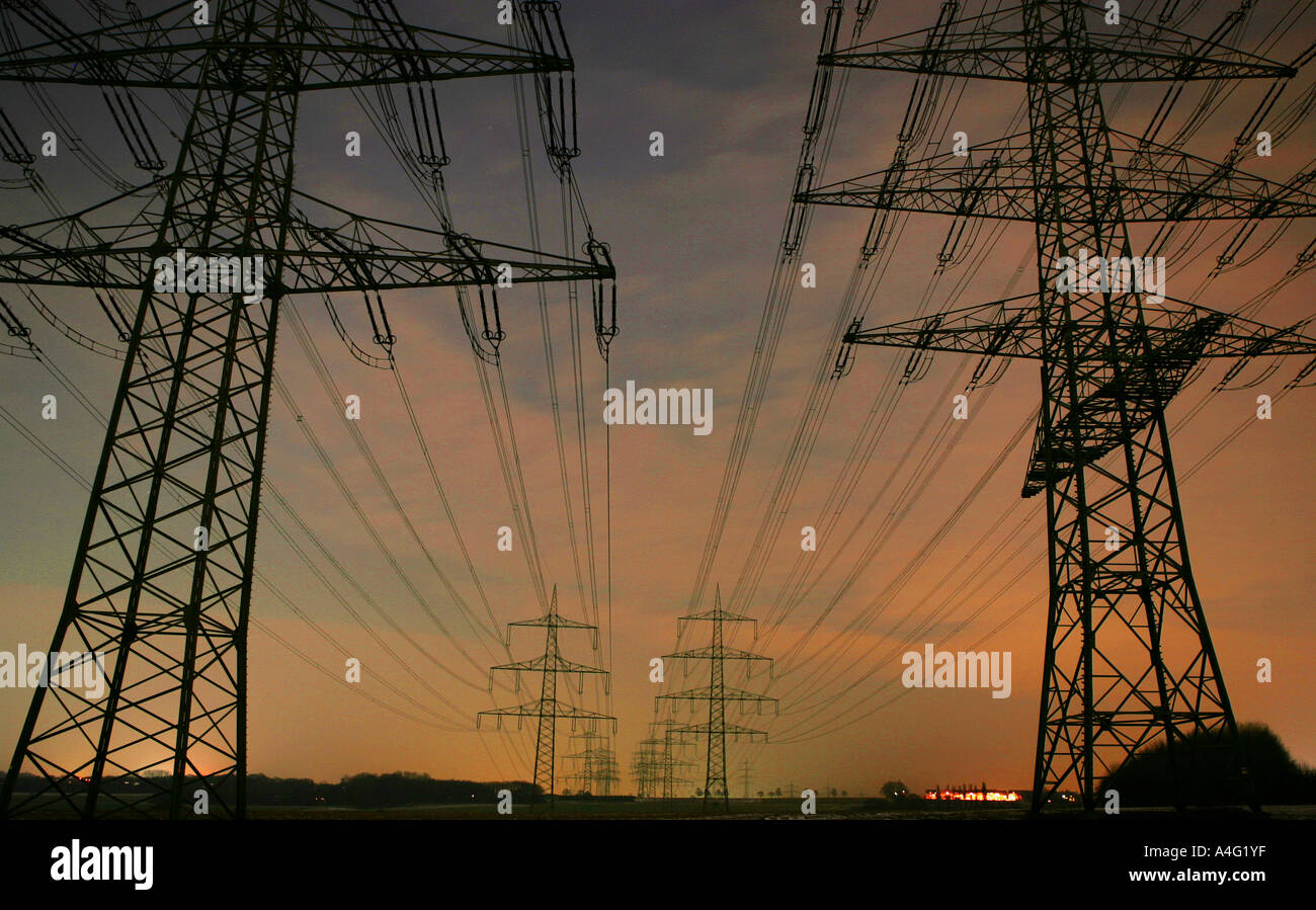 DEU, Germany, Bochum : High Voltage electrical power lines in Bochum ...