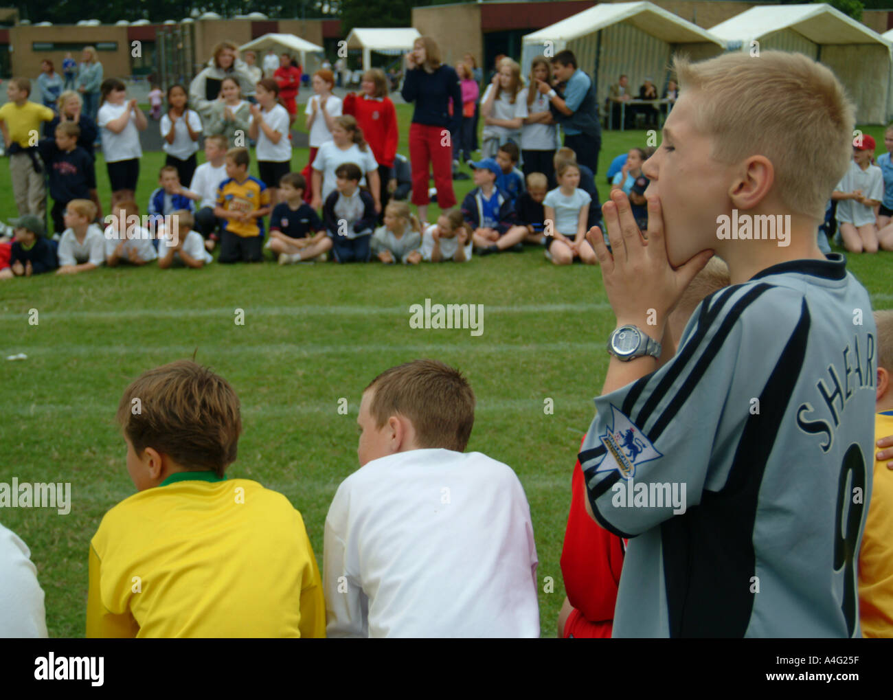 School sportsday hi-res stock photography and images - Alamy
