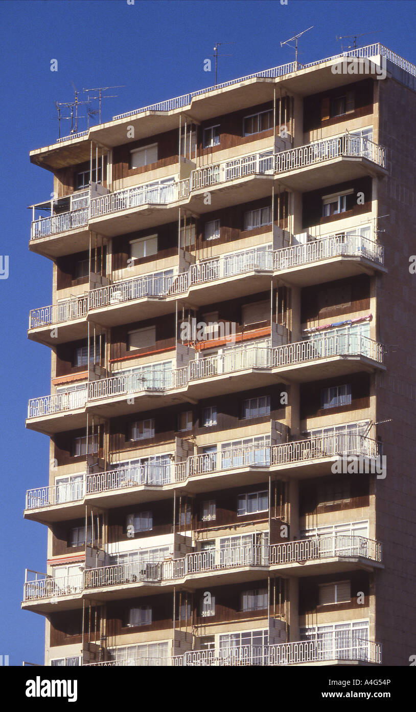 Tall thin houses hi-res stock photography and images - Alamy