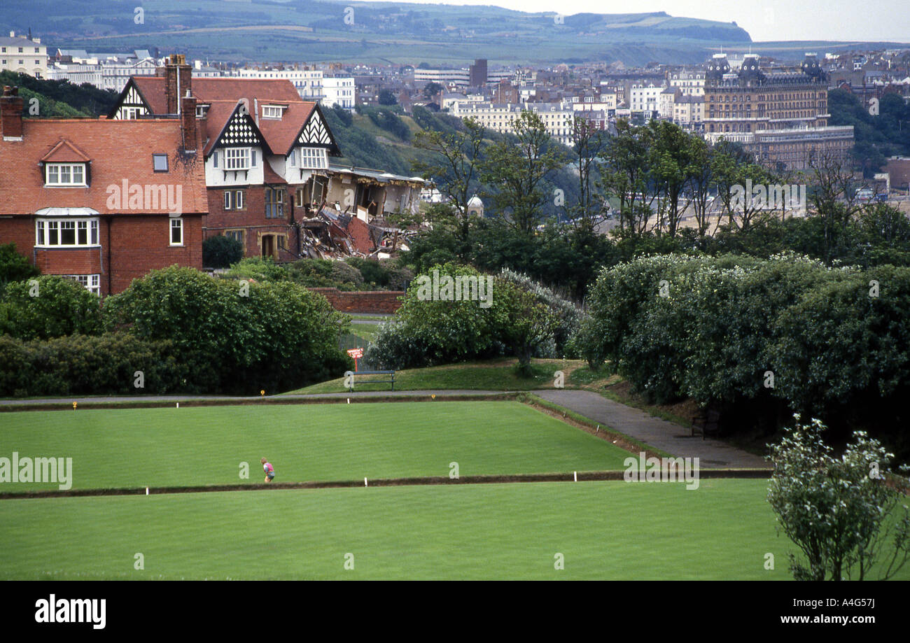 The collapse of the Holbeck Hall Hotel on the South Cliff in ...