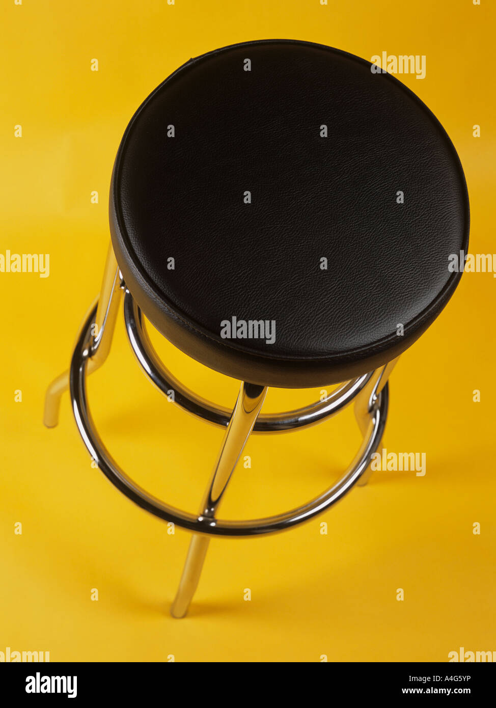 Vintage leather club chair hi-res stock photography and images - Alamy