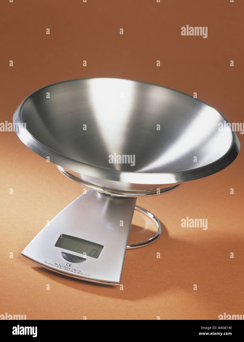 Kitchen weighing scales digital hi-res stock photography and images - Alamy