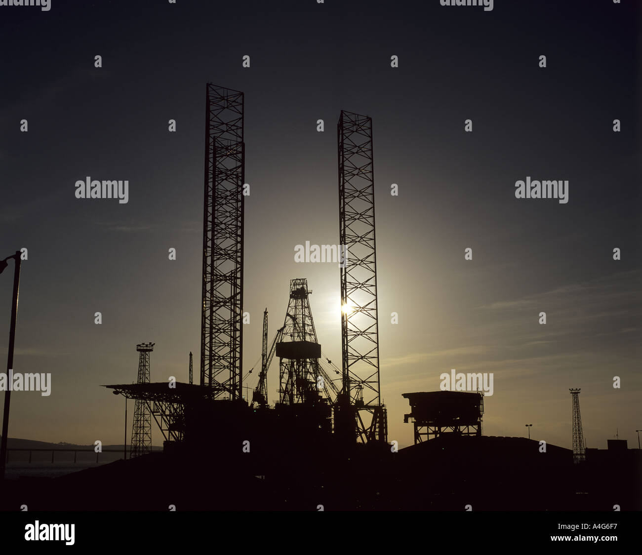 Jack up rig sunset hi-res stock photography and images - Alamy