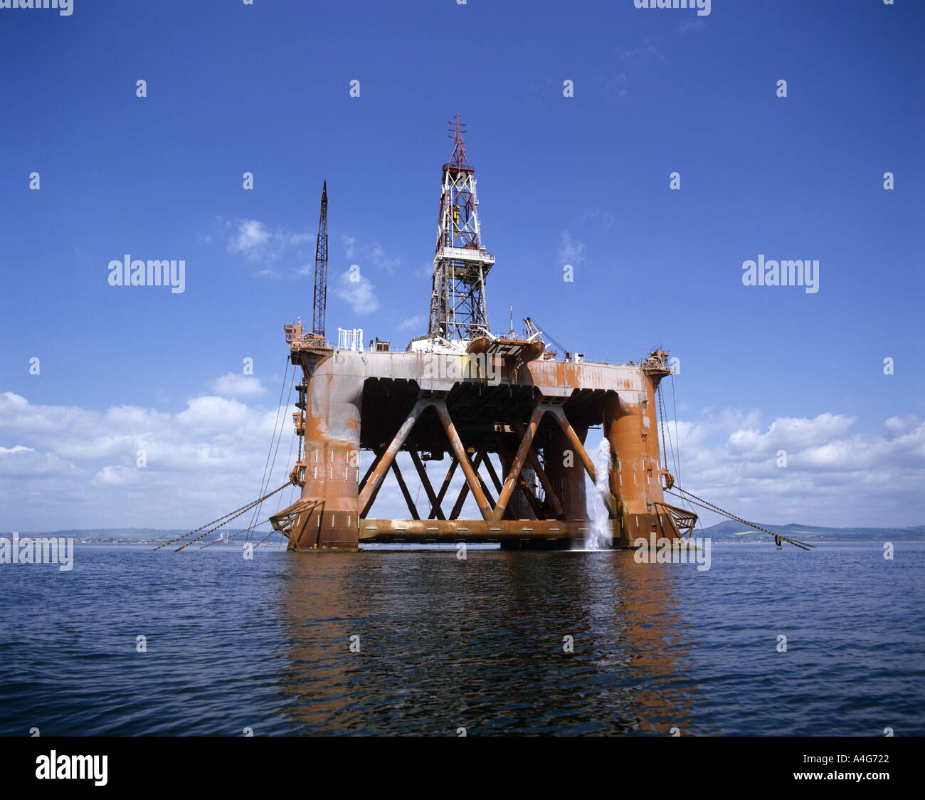 Semi submersible oil rig north sea hi-res stock photography and images ...