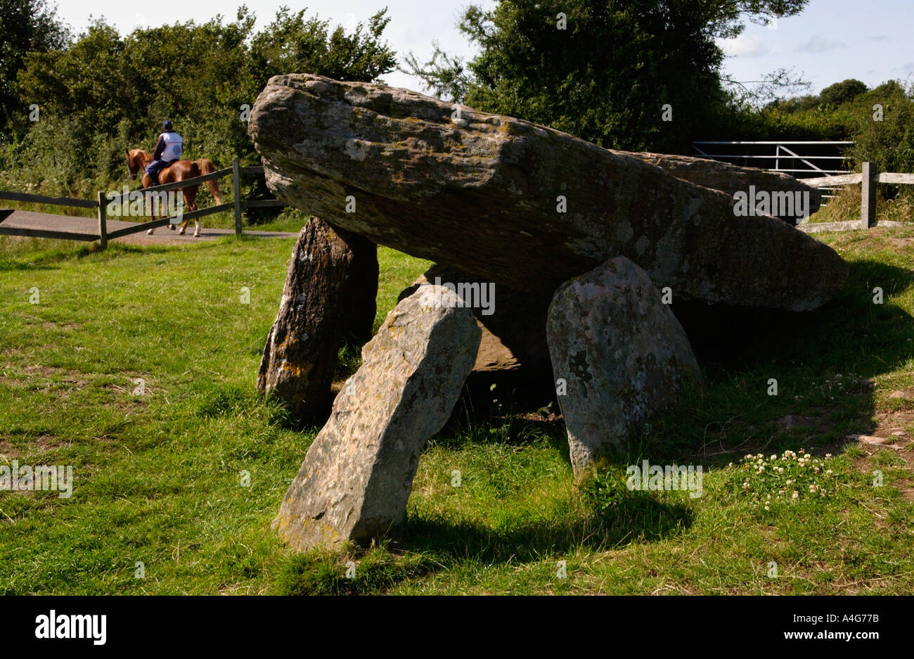 Arthurs stone dorstone herefordshire neolithic hi-res stock photography ...