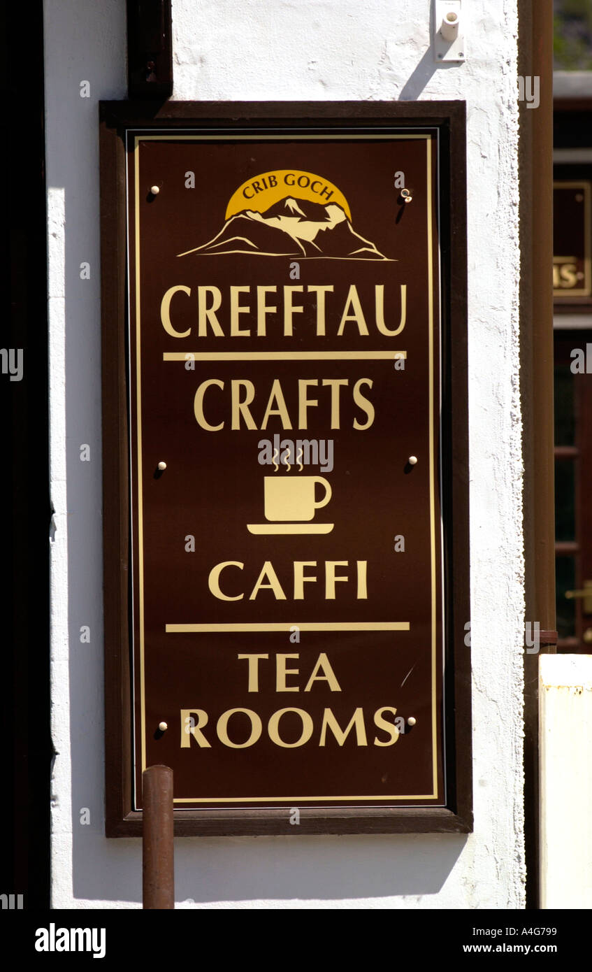 Bilingual Welsh English language sign outside the Crib Goch tea rooms ...