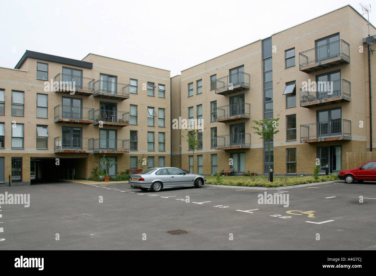 Modern block of flats in docklands east london uk gb hi-res stock ...