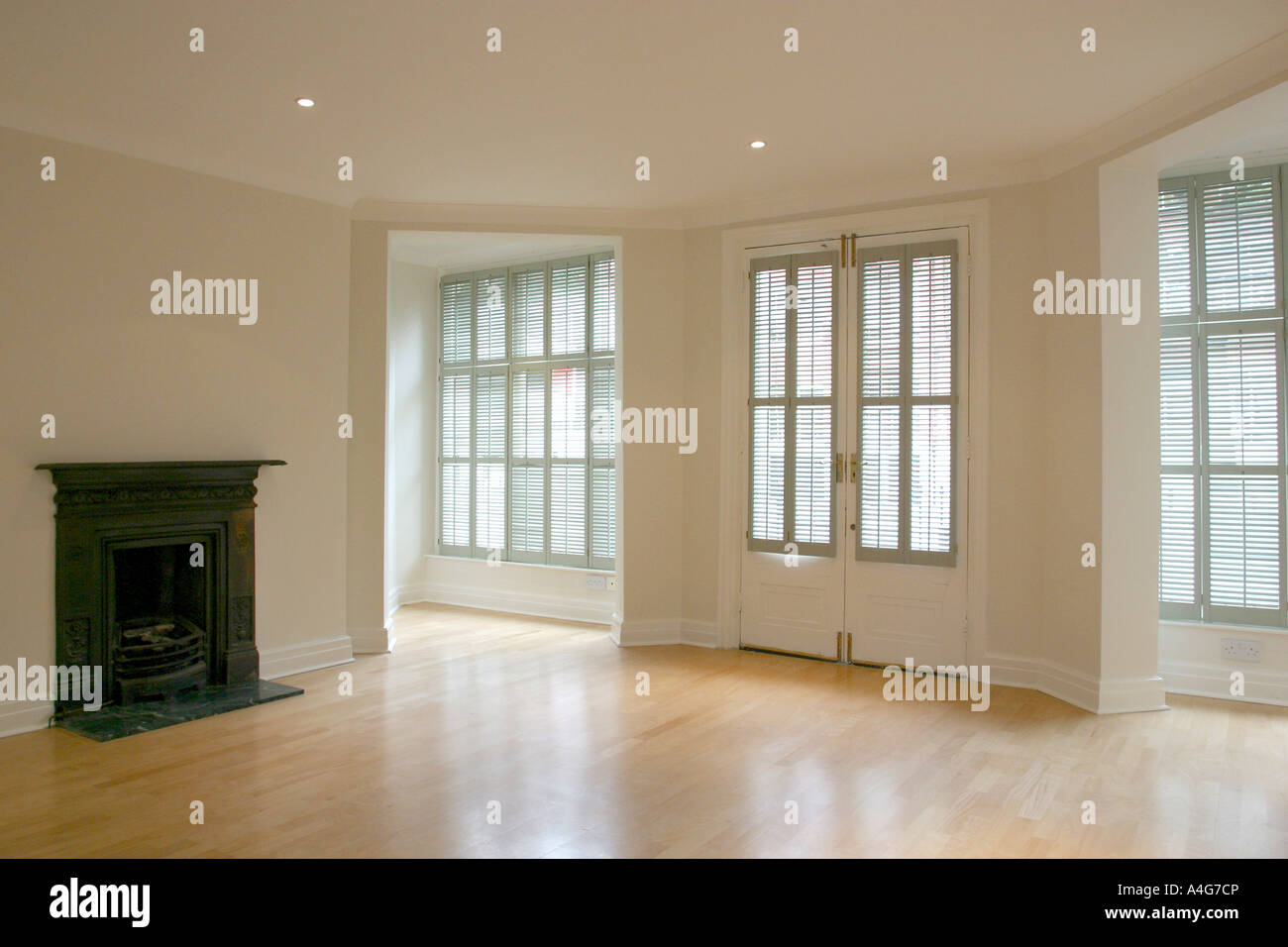 Empty flat london hi-res stock photography and images - Alamy
