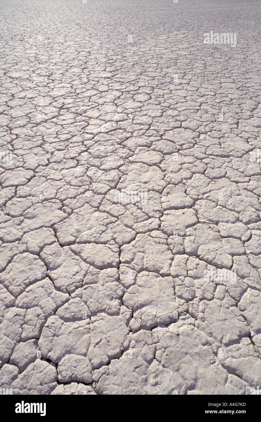Earth fissures hi-res stock photography and images - Alamy