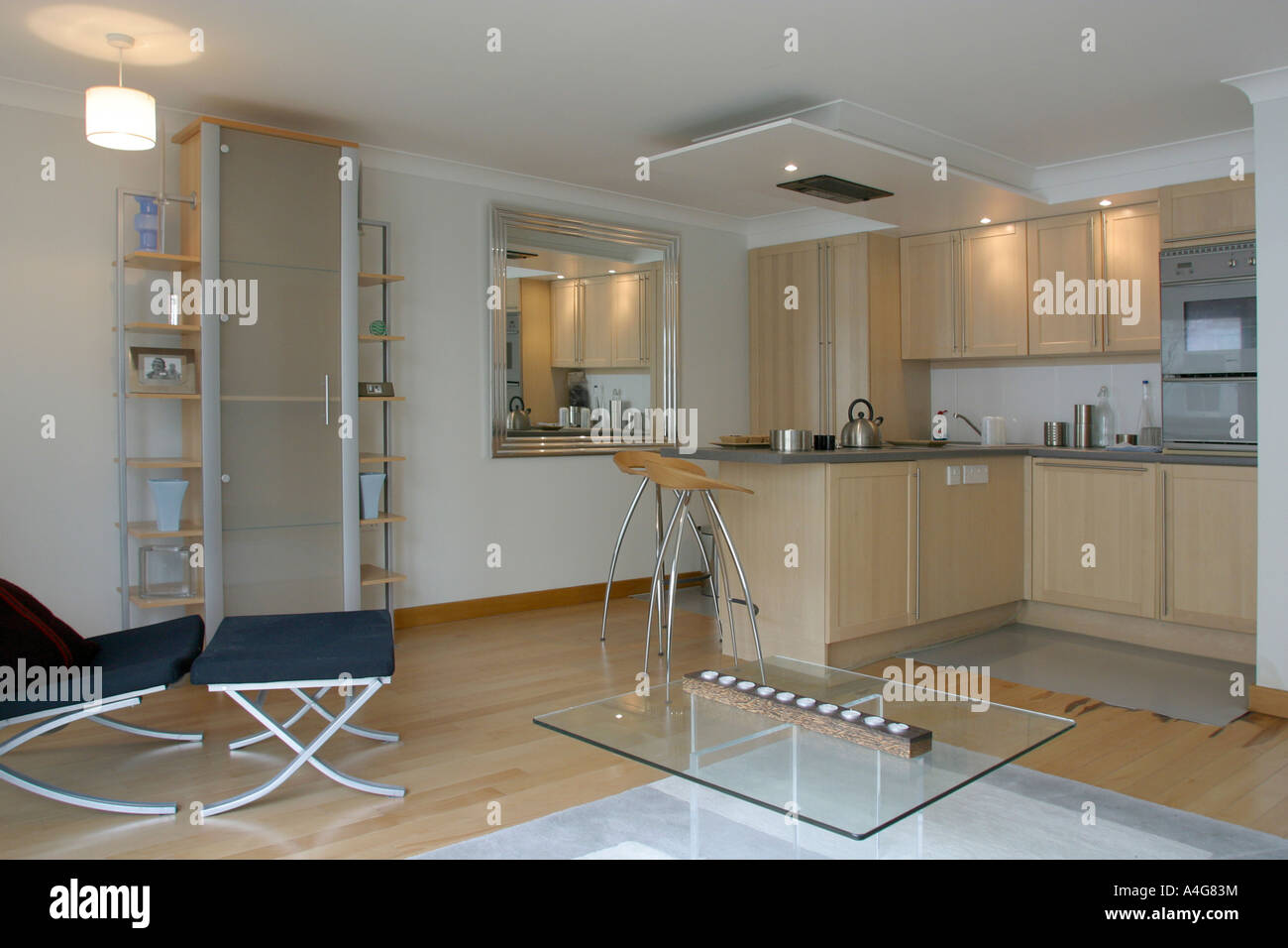 Modern flat, london hi-res stock photography and images - Alamy