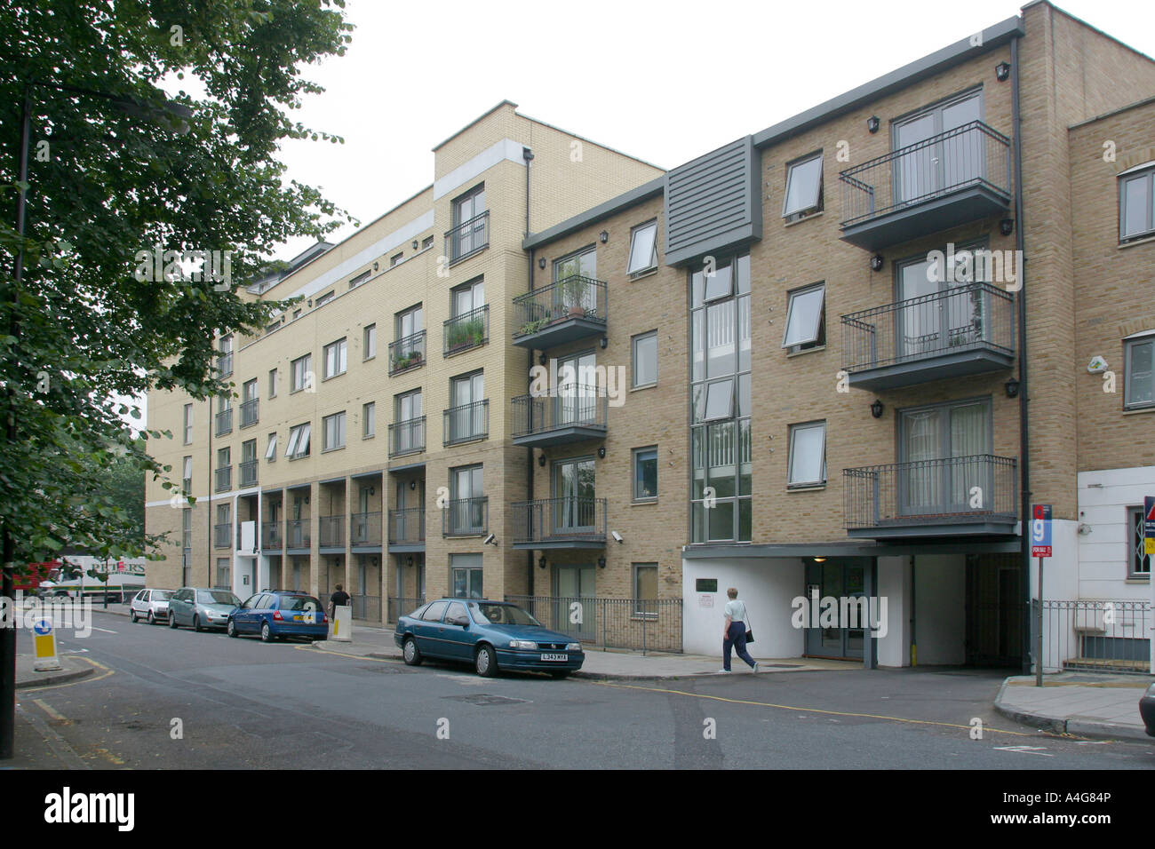 Modern block of flats in North London Stock Photo: 11041461 - Alamy