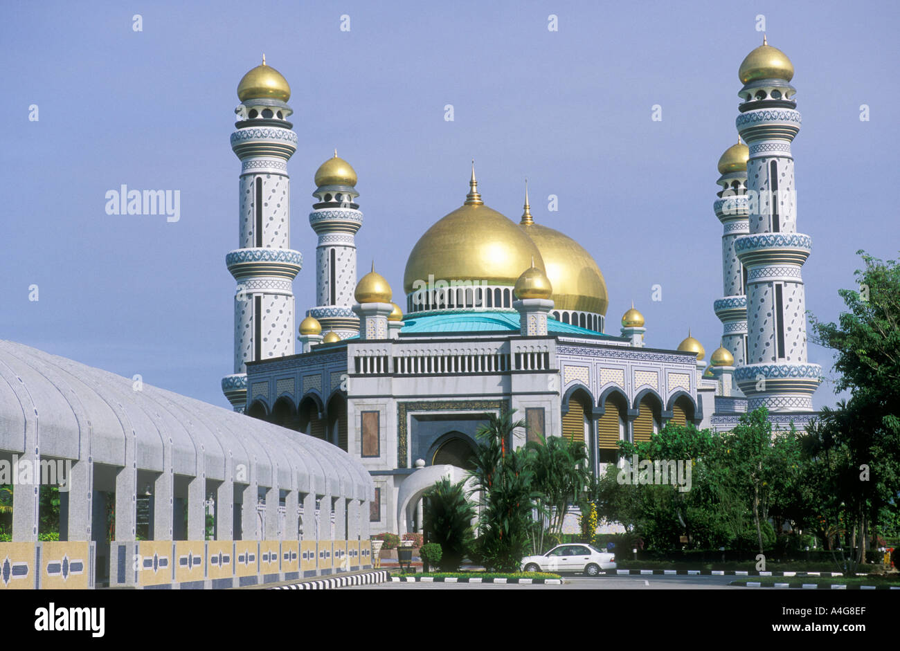 Brunei mosque muslim moslem hi-res stock photography and images - Alamy