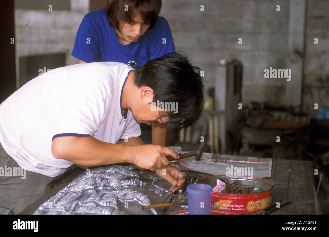 Thai craftsmen hi-res stock photography and images - Alamy