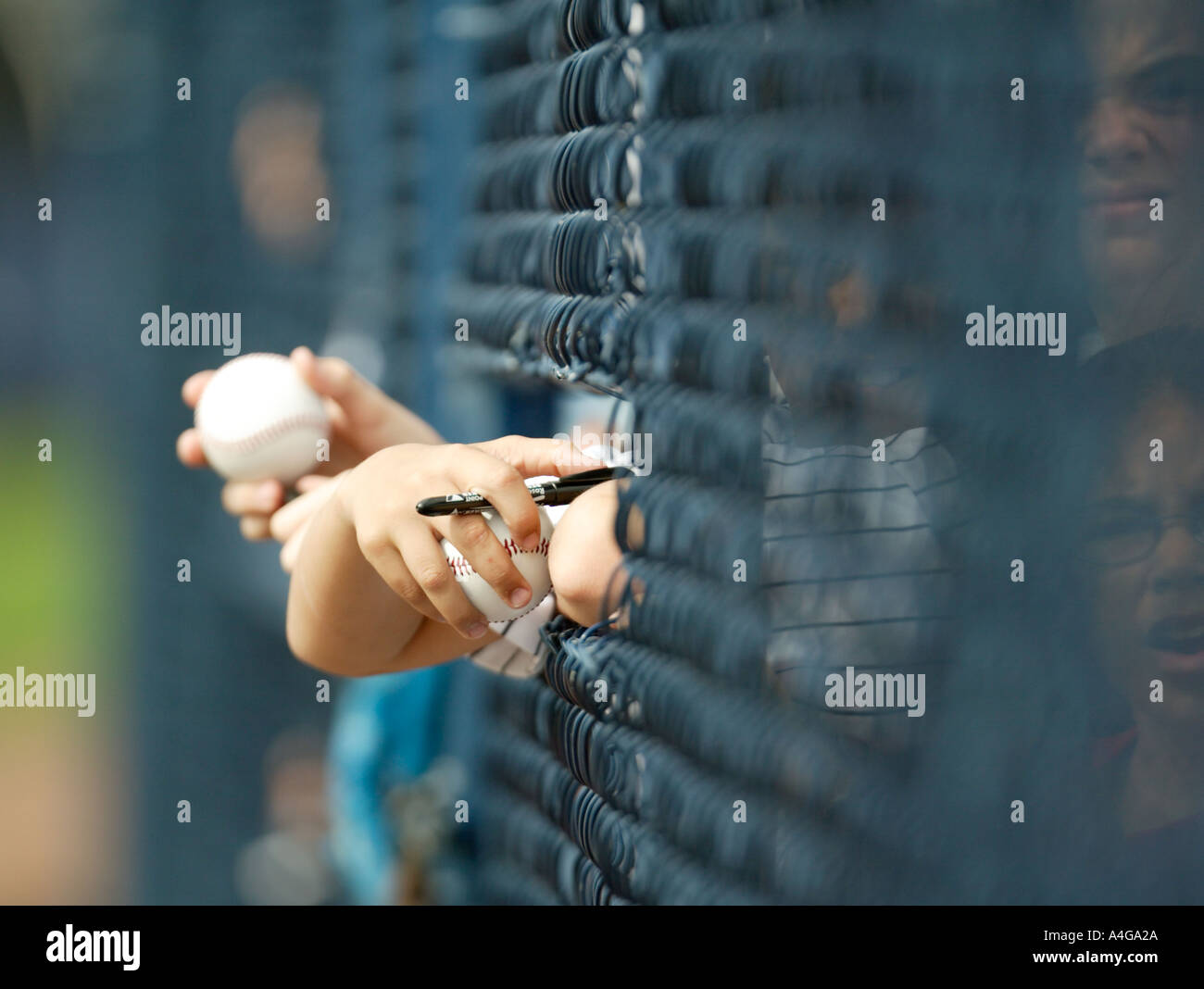 Autographs hi-res stock photography and images - Alamy