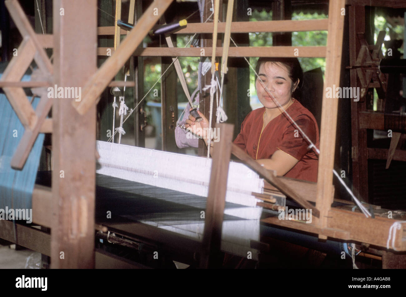 Lady weaving art hi-res stock photography and images - Alamy