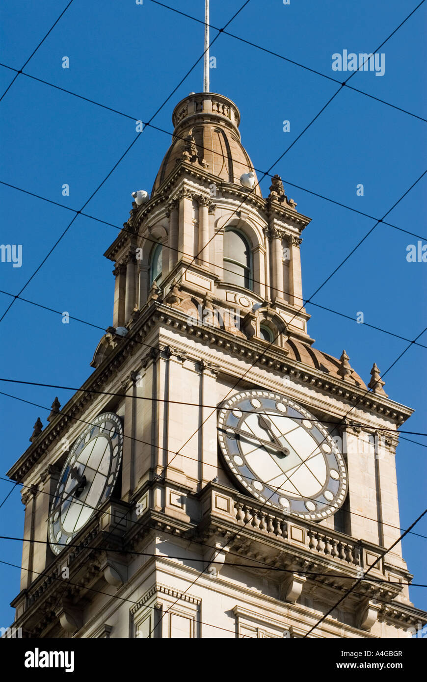 Clocktower at trainstation in Melbourne Australia Stock Photo - Alamy