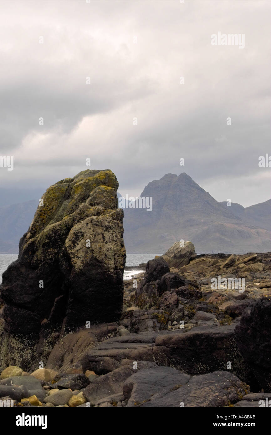 Large rocks on the beach at Elgol, Isle of Skye, Western Highlands ...