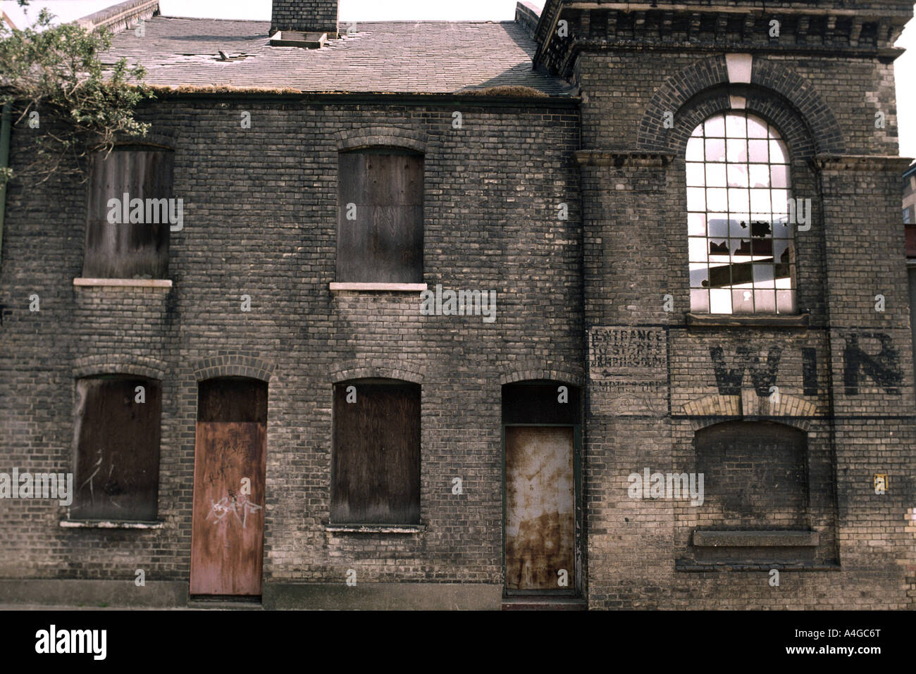 Run down area, london hi-res stock photography and images - Alamy