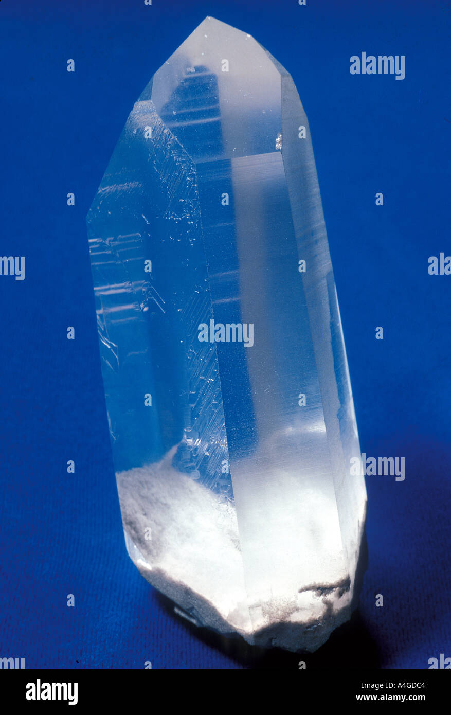 SCIENCE GEOLOGY Crystal Stock Photo - Alamy