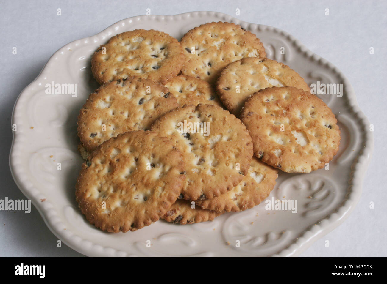 A plate of various crackers Stock Photo - Alamy