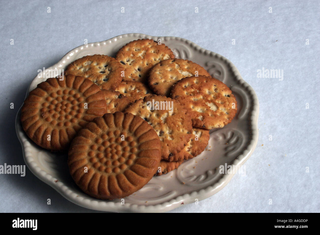 A plate of various crackers Stock Photo - Alamy