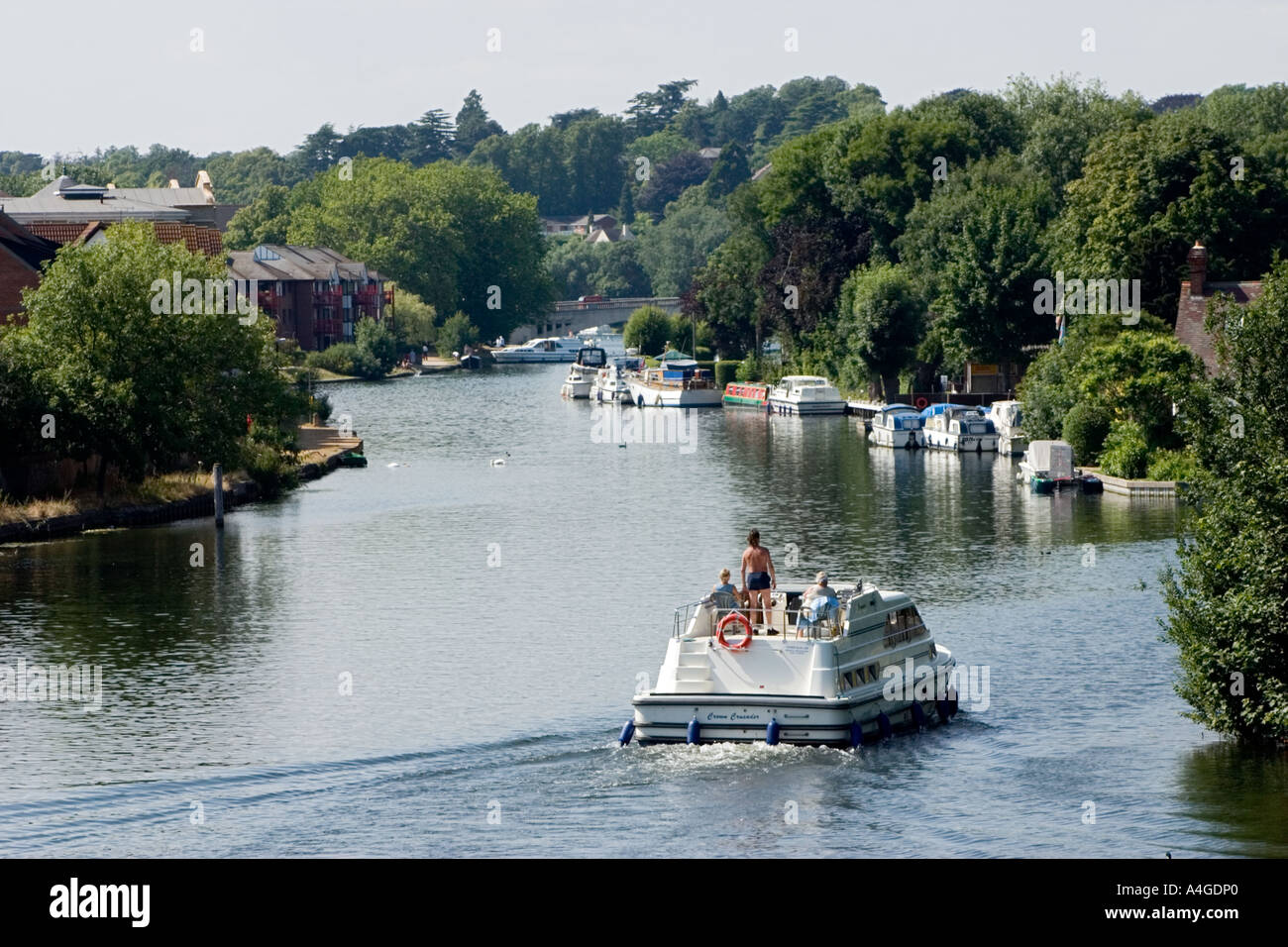 Reading bridge berkshire hi-res stock photography and images - Alamy