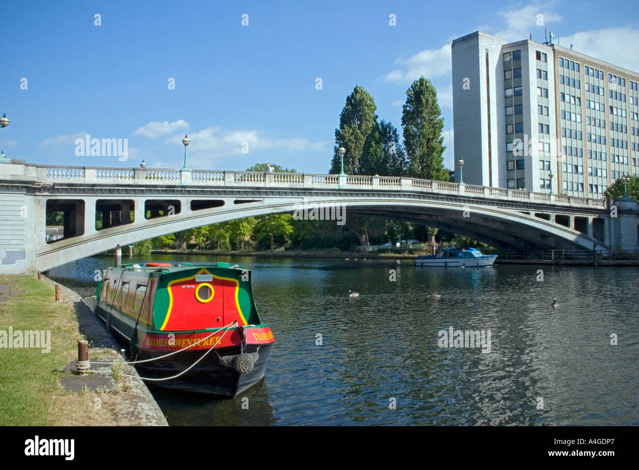 Reading Bridge and Reading Bridge House from River Thames Stock Photo ...