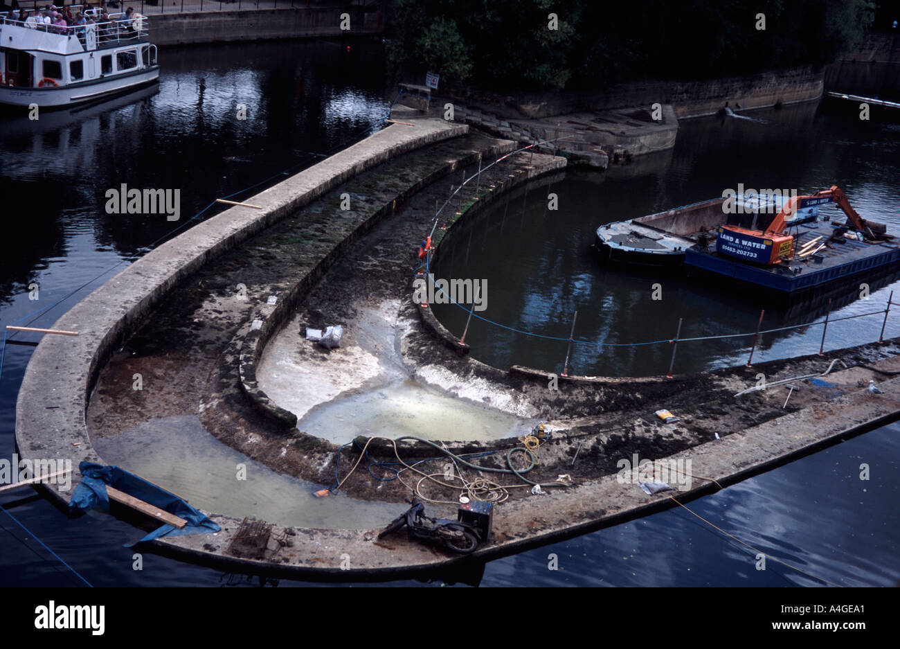 Flood defence bath hi-res stock photography and images - Alamy