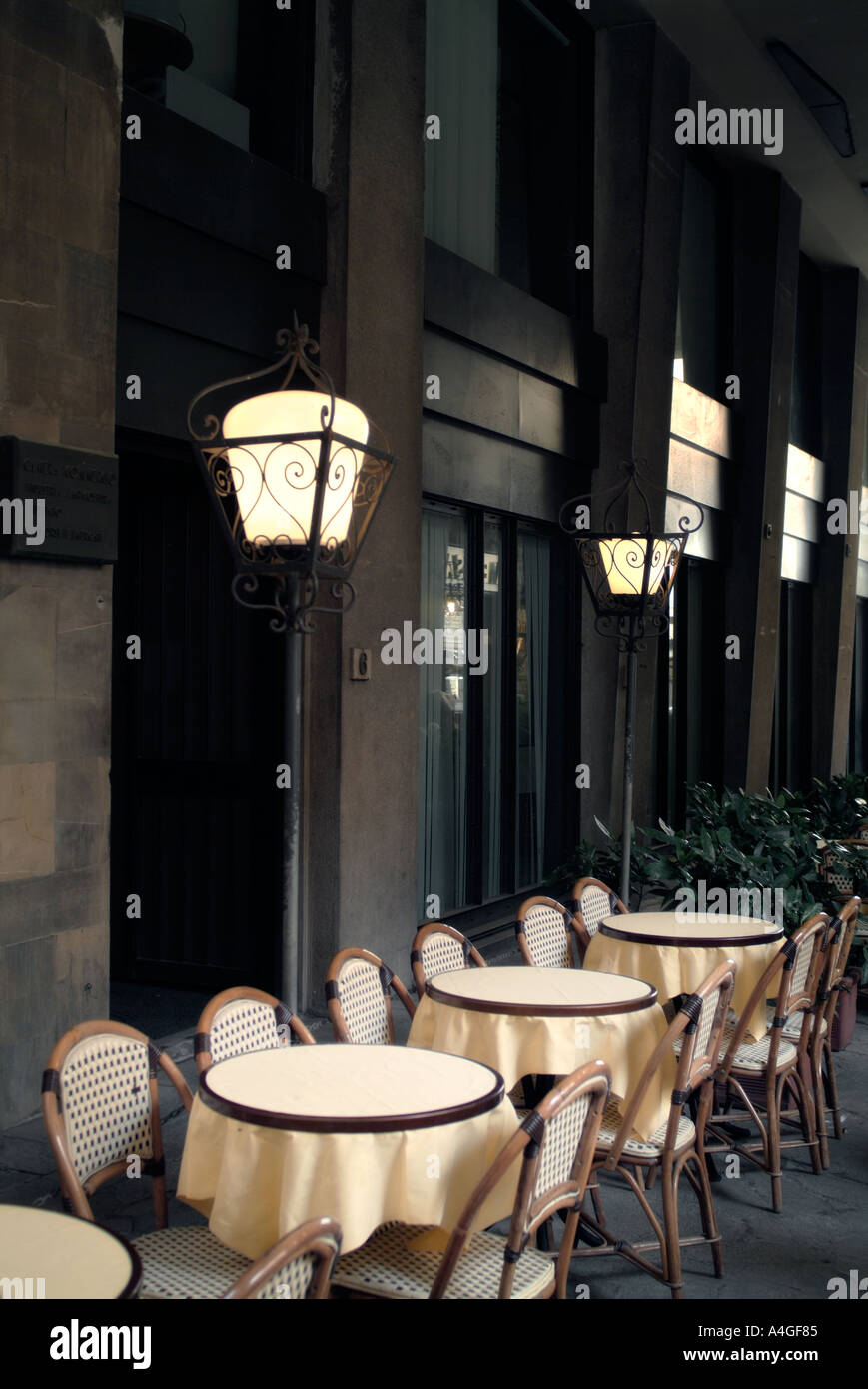 empty restaurant tables Florence Italy Stock Photo - Alamy