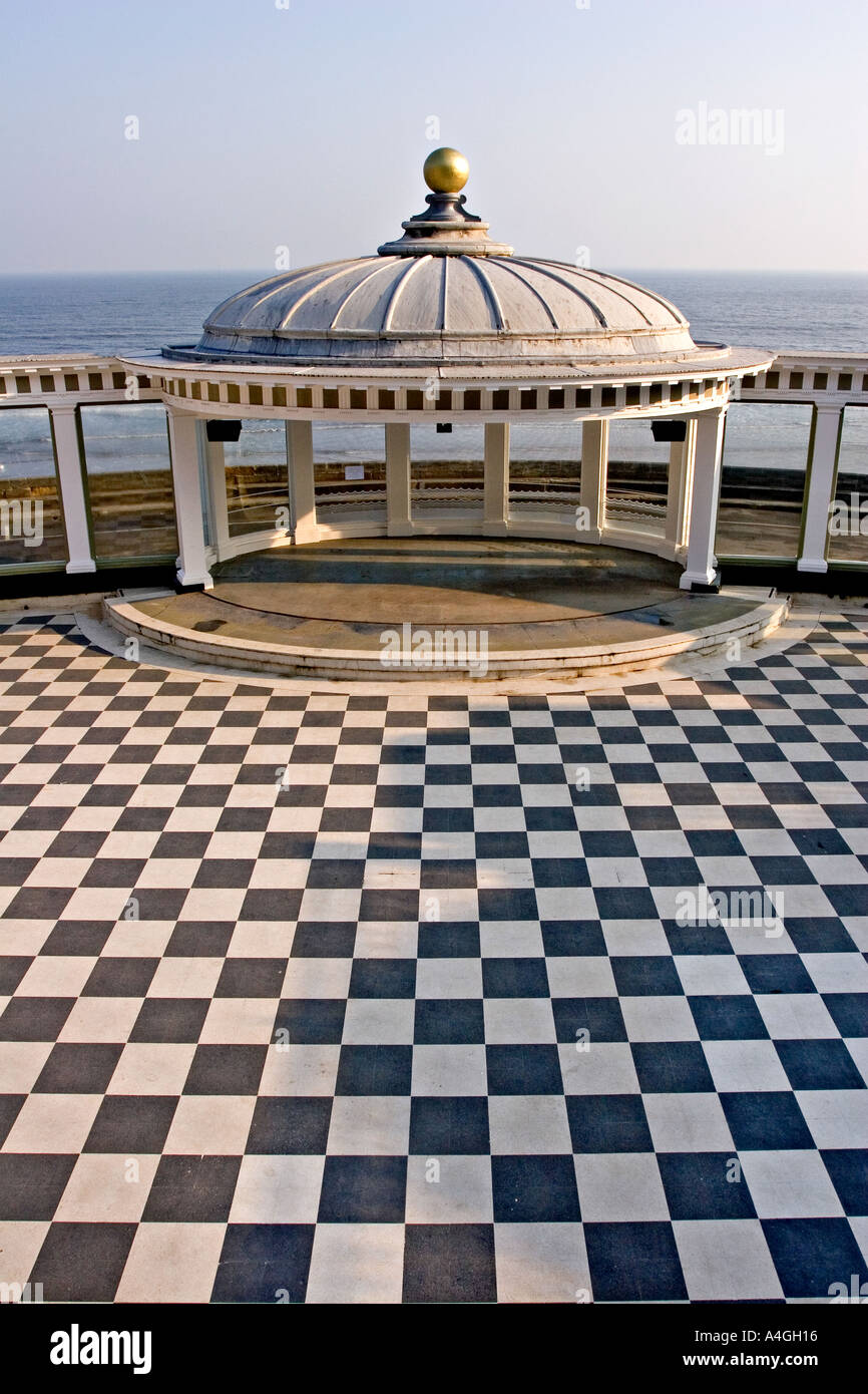 Suncourt hi-res stock photography and images - Alamy