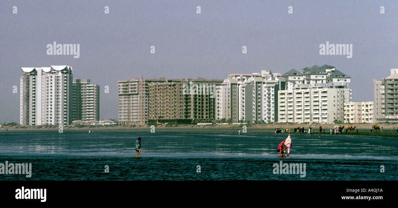 Pakistan sind karachi clifton beach hi-res stock photography and images ...