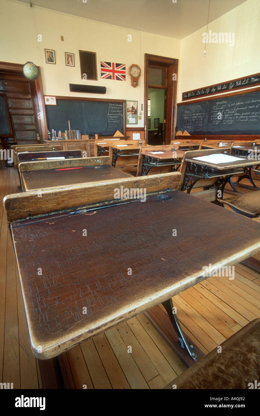 Vintage classroom hi-res stock photography and images - Alamy